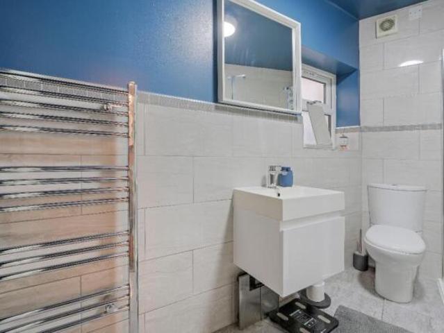 4 bedroom terraced house for sale in Southgrove Road, Sheffield, S10