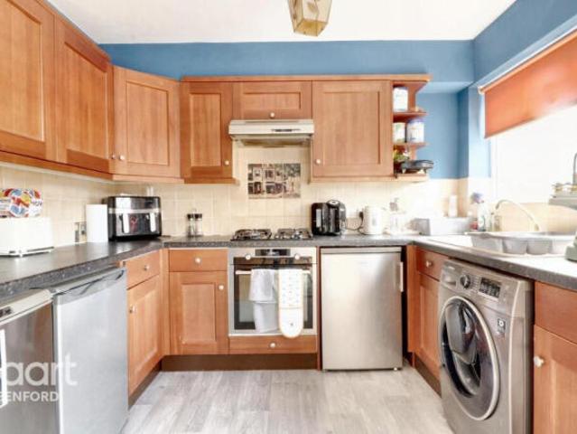 4 bedroom terraced house for sale in Somerset Road, Southall, UB1