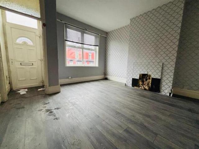 4 bedroom terraced house for sale in Salisbury Avenue, Leeds, LS12