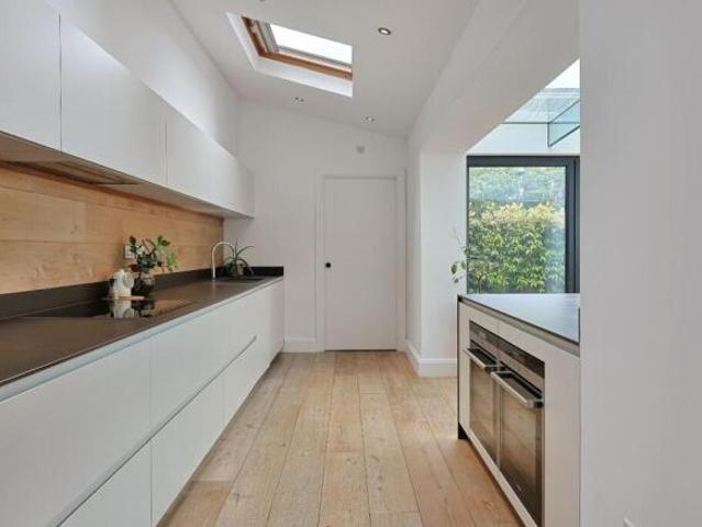 4 bedroom terraced house for sale in Scholars Walk, Cambridge, CB4