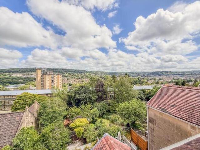 4 bedroom terraced house for sale in Seymour Road, Bath, BA1