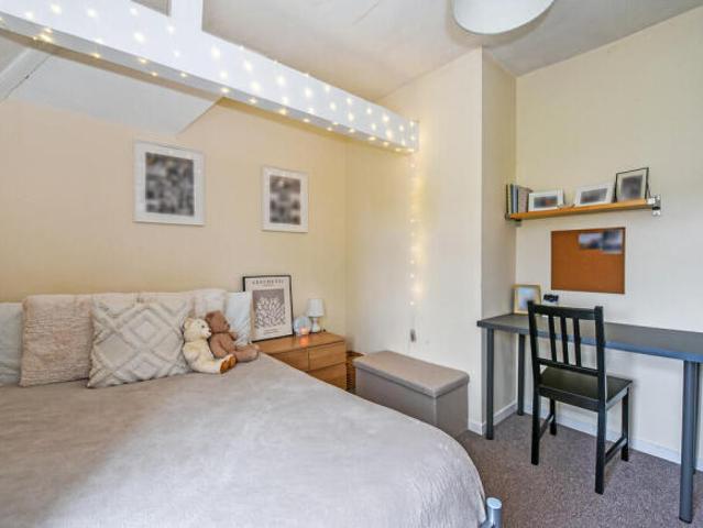 4 bedroom terraced house for sale in Stuart Crescent, Winchester, SO22
