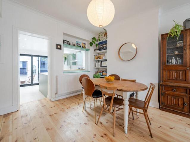 4 bedroom terraced house for sale in Stuart Road, London, SE15