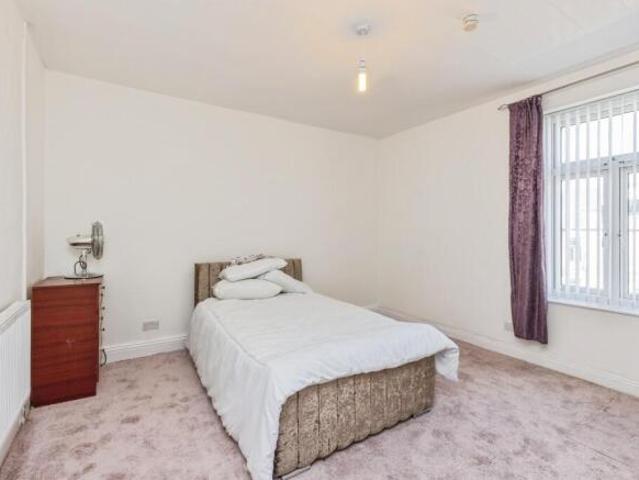 4 bedroom terraced house for sale in St. Margarets Place, Bradford, BD7