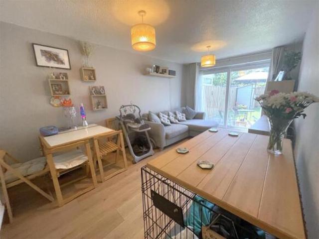 4 bedroom terraced house for sale in Stanwick Drive, Cheltenham, GL51