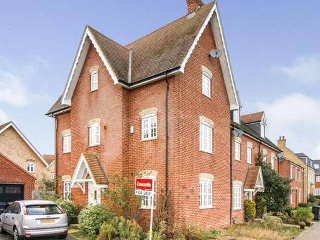 4 bedroom terraced house for sale in Stedeham Road Great Denham Bedford MK40