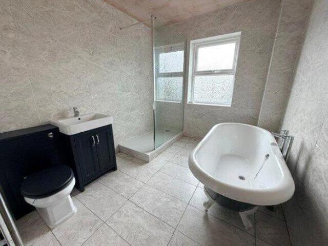 4 bedroom terraced house for sale in Stonefall Avenue, Harrogate, North Yorkshire, HG2