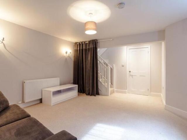 4 bedroom terraced house for sale in Strawberry Dale Avenue, Harrogate, HG1