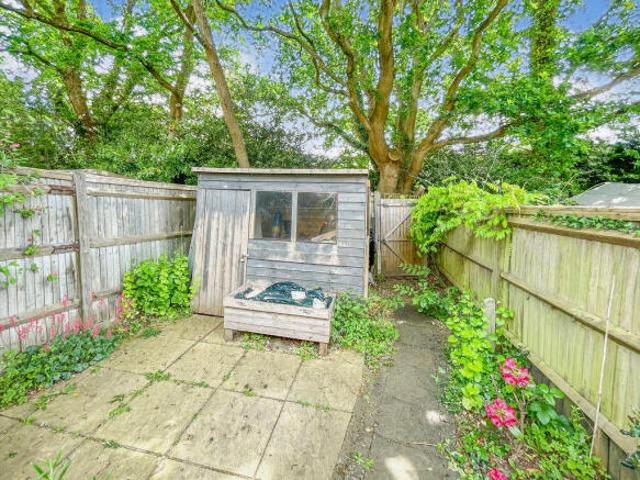 4 bedroom terraced house for sale in Sunnyfield Rise, Bursledon, SO31