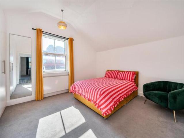 4 bedroom terraced house for sale in Pages Walk, London, SE1