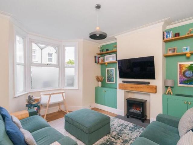 4 bedroom terraced house for sale in Park Avenue, Victoria Park, BS3