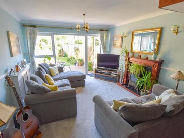 4 bedroom terraced house for sale in Park Meadow, Doddinghurst, Brentwood, CM15
