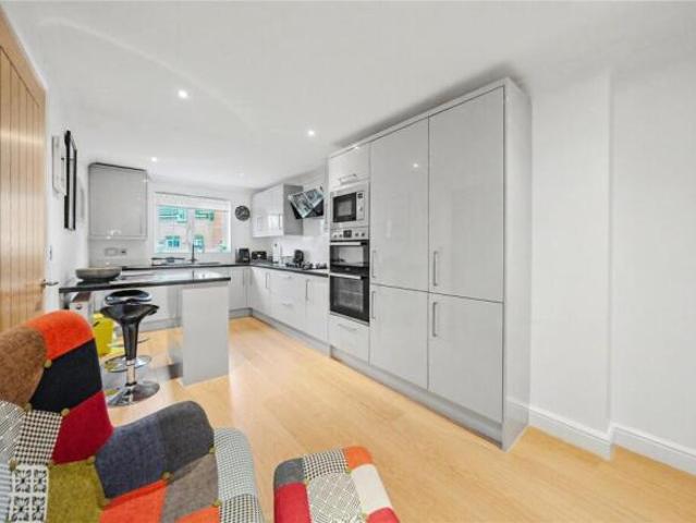 4 bedroom terraced house for sale in Pennyfield Close, Leeds, LS6