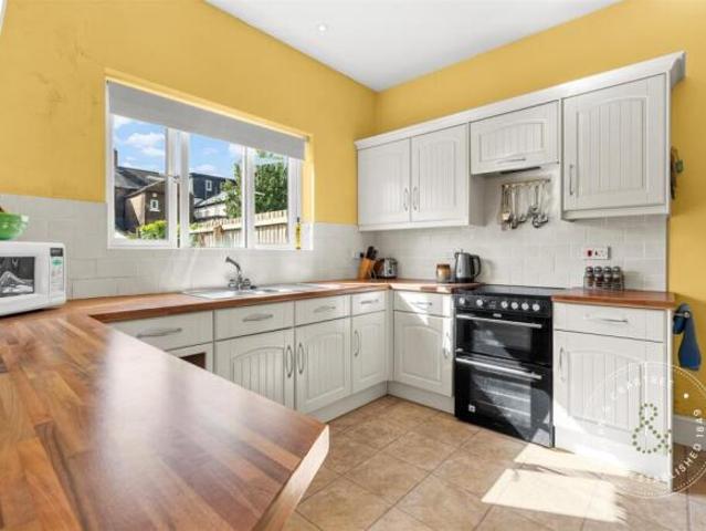 4 bedroom terraced house for sale in Pentre Street, Cardiff, CF11