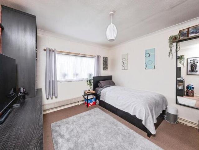 4 bedroom terraced house for sale in Permayne, New Bradwell, Milton Keynes, MK13
