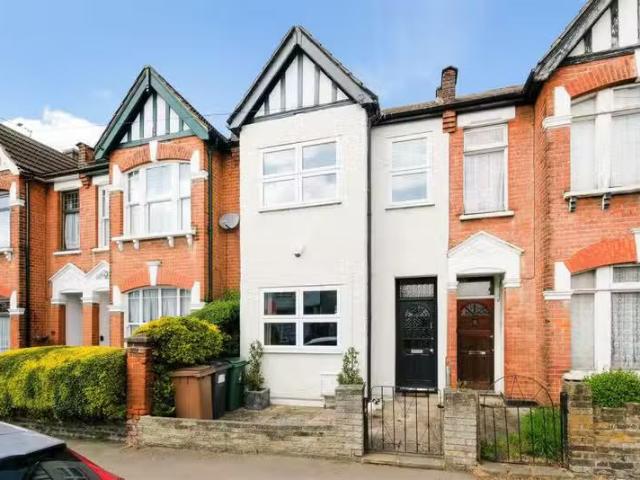 4 bedroom terraced house for sale in Pretoria Road, North Chin.