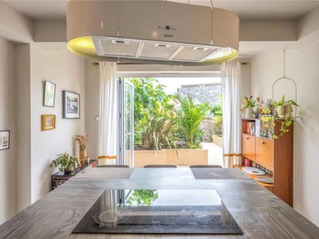 4 bedroom terraced house for sale in Queens Park Road, Brighton, East Sussex, BN2