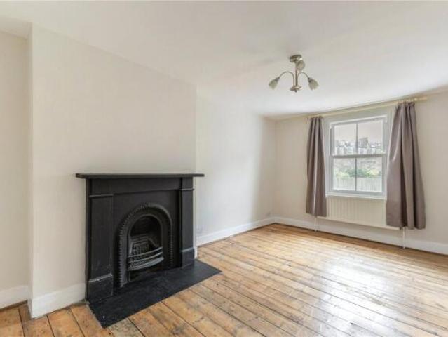 4 bedroom terraced house for sale in Rozel Road, London, SW4