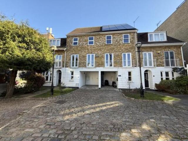 4 bedroom terraced house for sale in Robinscroft Mews, London, SE10