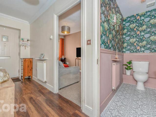 4 bedroom terraced house for sale in Robinson Way, Gravesend, DA11