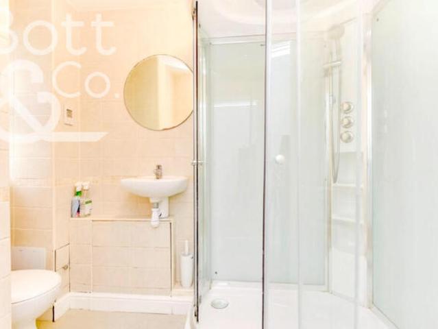 4 bedroom semi detached house for sale in Rock Grove, Brighton, BN2
