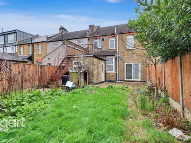 4 bedroom terraced house for sale in Ranelagh Gardens, Ilford, IG1