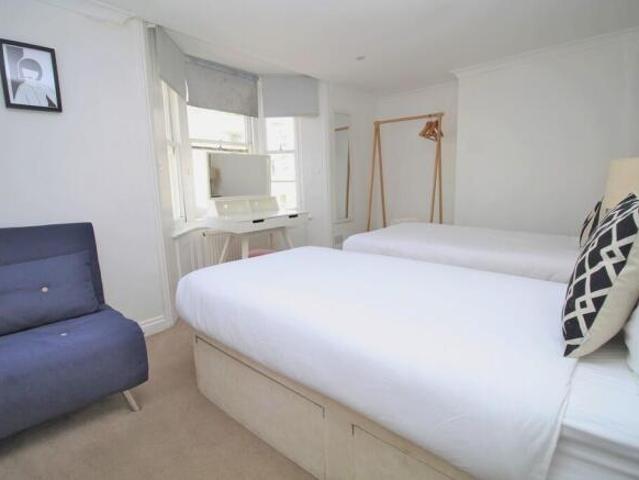 4 bedroom terraced house for sale in Regency Square, Brighton, BN1