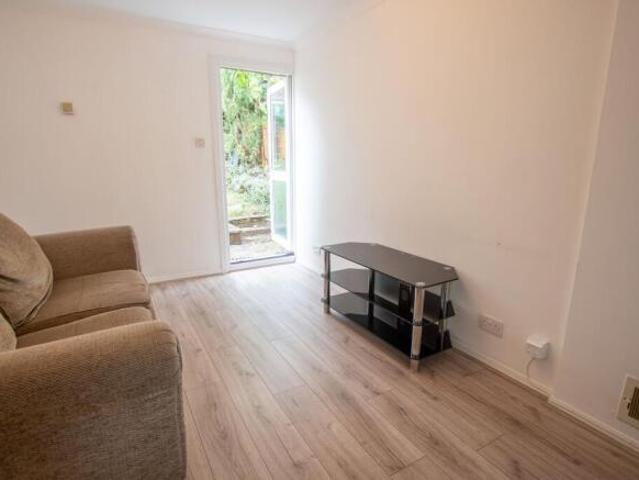 4 bedroom terraced house for sale in Rye Close, Guildford, GU2