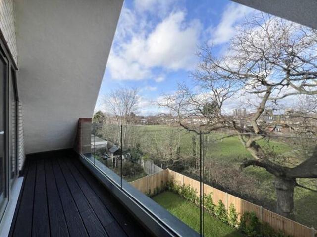 4 bedroom terraced house for sale in Woodfield Gardens, New Malden, KT3
