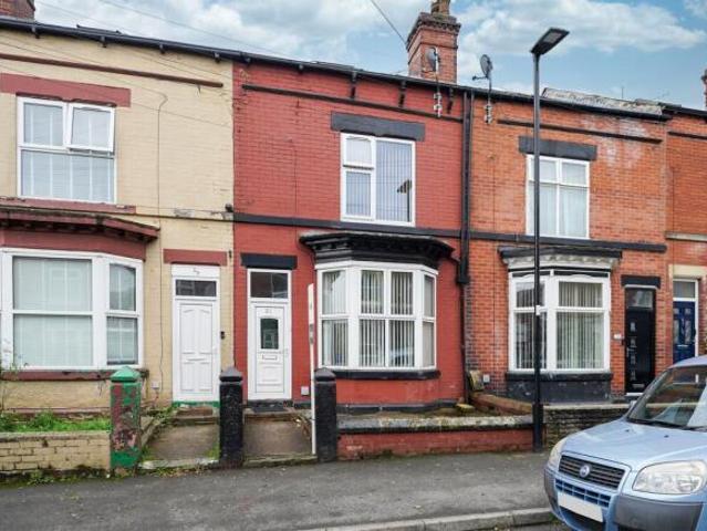 4 bedroom terraced house for sale in Wake Road, Sheffield, S7