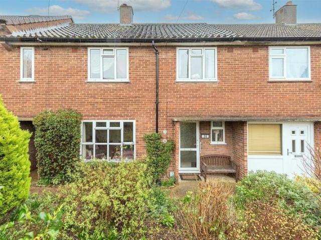 4 bedroom terraced house for sale in Wallingford Walk, St. Alb.
