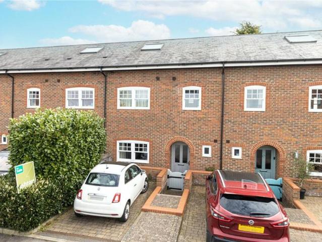 4 bedroom terraced house for sale in Warwick Road, St Albans.