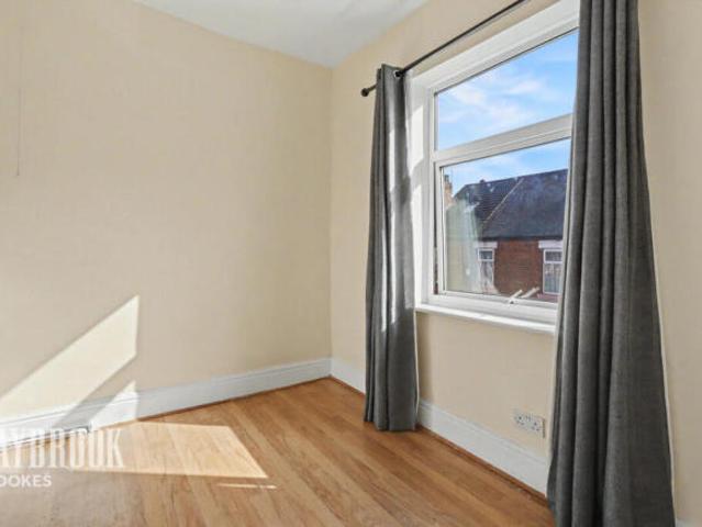 4 bedroom terraced house for sale in Warwick Street, Crookes, S10