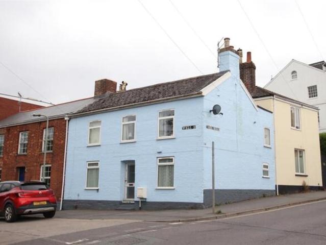 4 bedroom terraced house for sale in Well Street, St James, Exeter, EX4