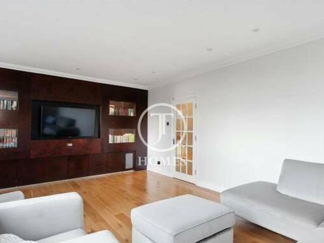 4 bedroom terraced house for sale in Westchester Drive London NW4