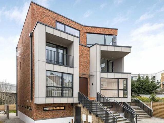4 Bedroom Terraced House For Sale In Whetstone, London