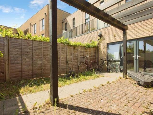 4 bedroom terraced house for sale in Whittle Avenue, Trumpington, Cambridge, CB2
