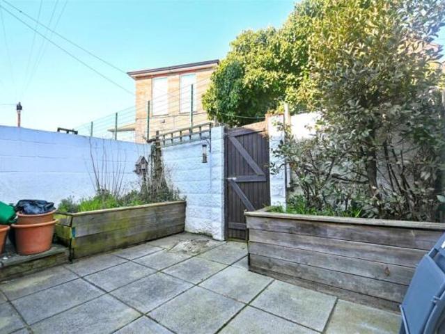 4 bedroom terraced house for sale in Willowfield Road, Eastbourne, BN22