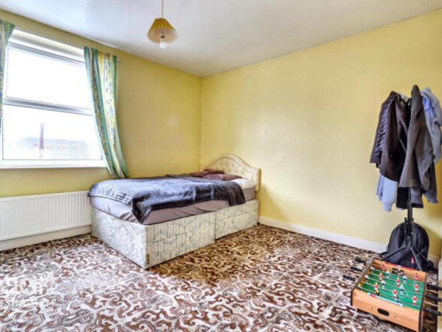 4 bedroom terraced house for sale in Wimbourne Road, Nottingham, NG7