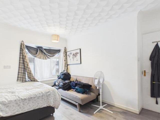 4 bedroom terraced house for sale in Totland Road, Cosham, Portsmouth, PO6