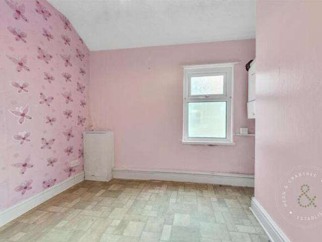 4 bedroom terraced house for sale in Taff Embankment, Grangetown, Cardiff, CF11