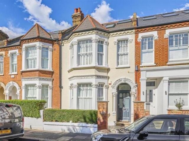 4 bedroom terraced house for sale in Tantallon Road, SW12