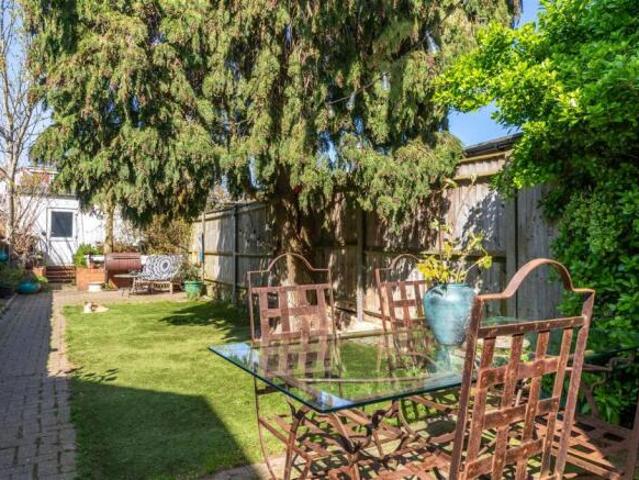 4 bedroom terraced house for sale in Tarring Road, Worthing, BN11