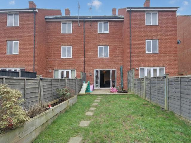 4 bedroom terraced house for sale in Thatcham Avenue, Kingsway, Gloucester, GL2