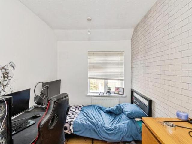 4 bedroom terraced house for sale in Tindale Road, SOUTHAMPTON, SO16