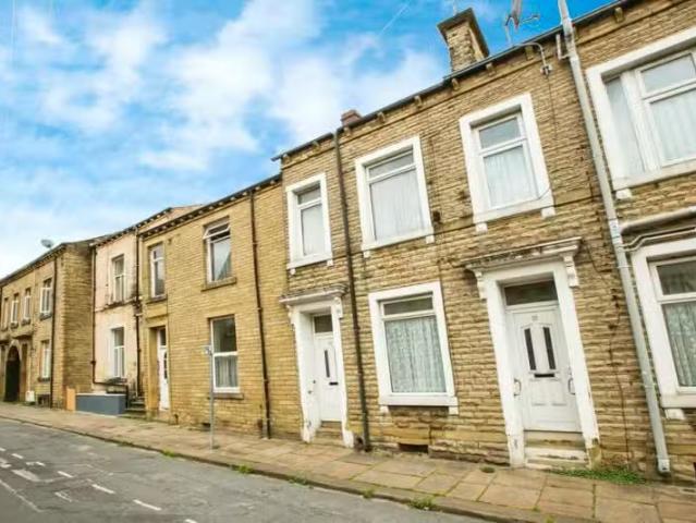 4 bedroom terraced house for sale in Union Street South, Halif.