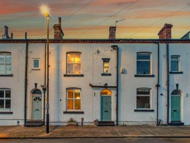 4 bedroom terraced house for sale in Victoria Street, Chapel Allerton, LS7