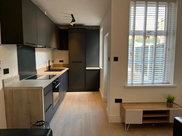4 bedroom Terraced House To Let