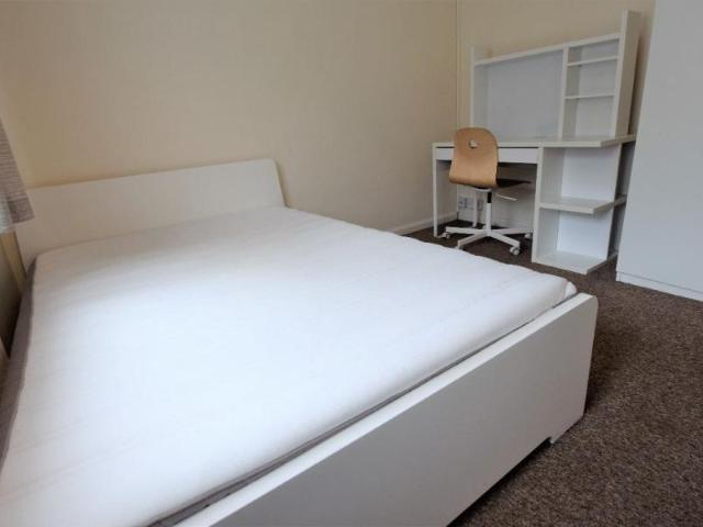 4 bedroom Terraced House To Let