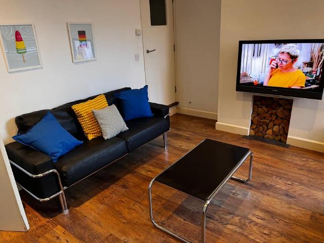 4 bedroom Terraced House To Let